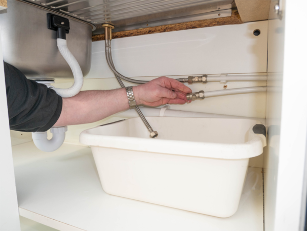 INSTALLATION GUIDE: Surestop i-water control - PHPI Online