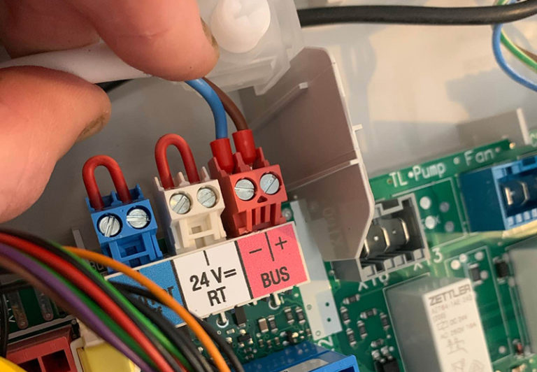 INSTALLATION GUIDE: Vaillant sensoHOME VRT 380F - PHPI Online